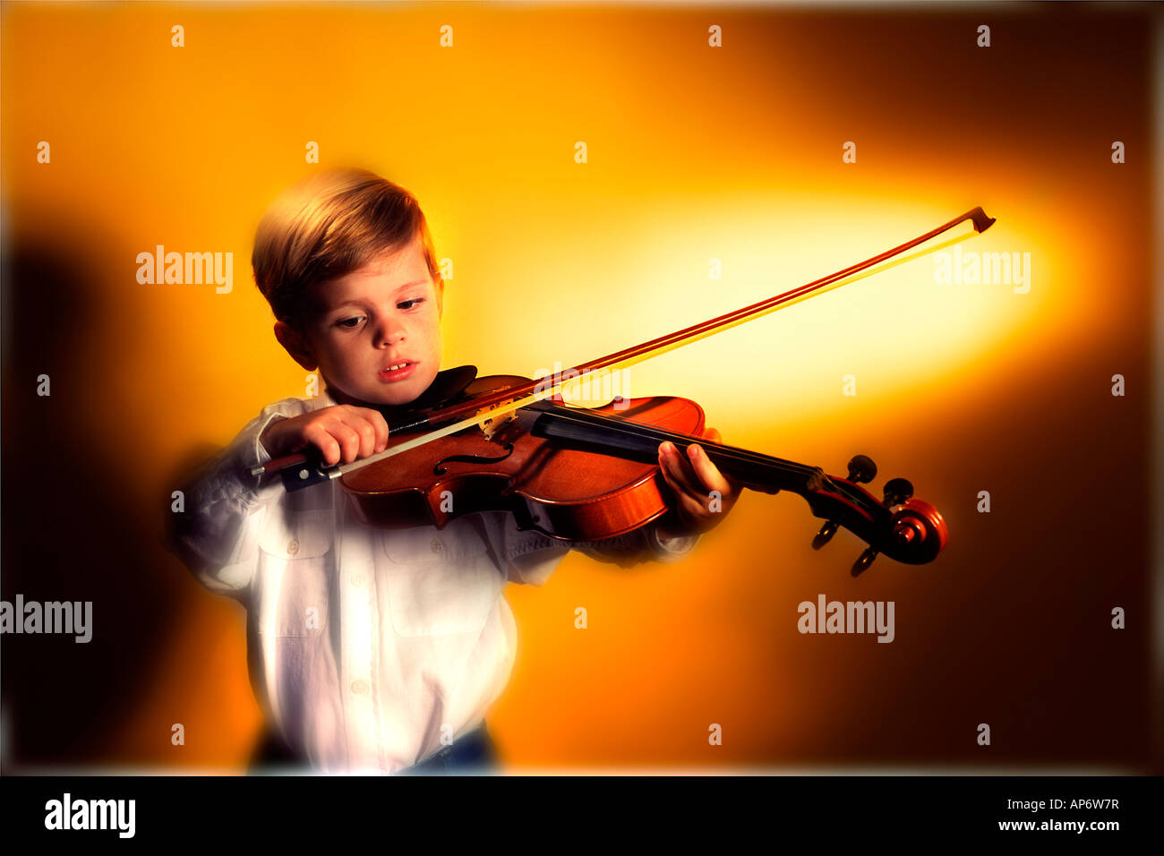 boy playing violin Stock Photo - Alamy