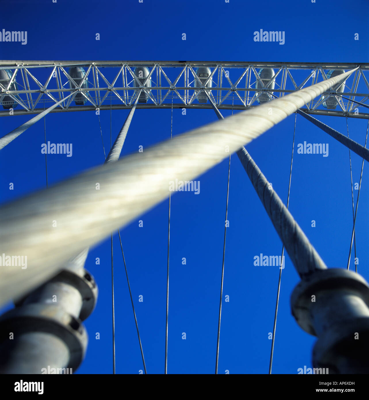 Structure detail of the London Eye looking upwards Stock Photo - Alamy
