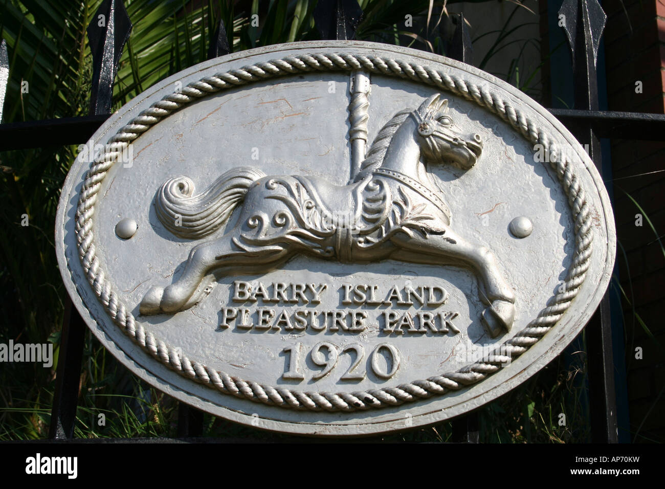 Barry island pleasure park hi-res stock photography and images - Alamy