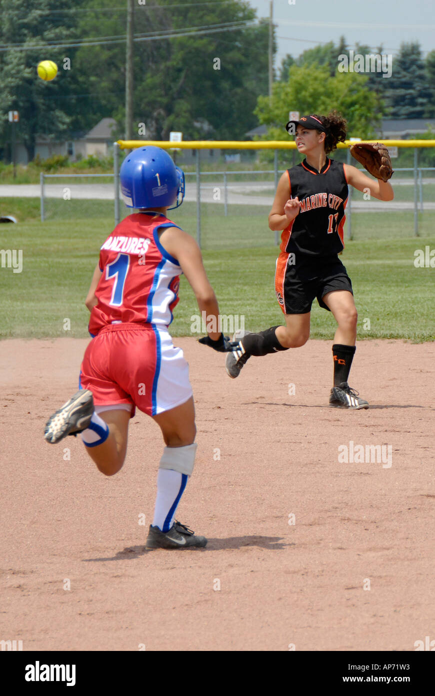 Female coach baseball teen hi-res stock photography and images - Alamy