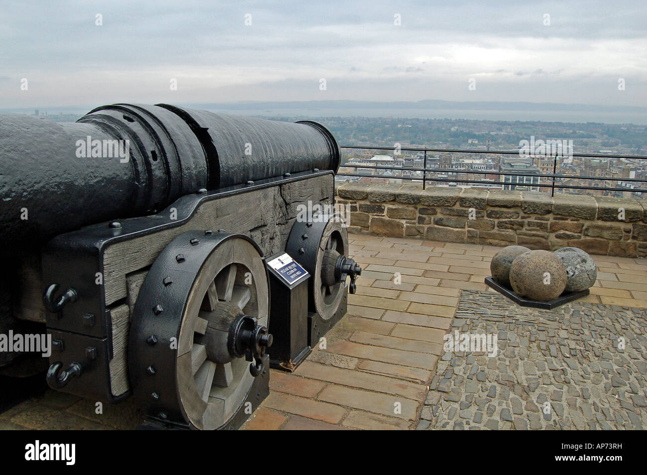 Mons Meg cannon, Edinburgh Castle, Scotland Stock Photo - Alamy