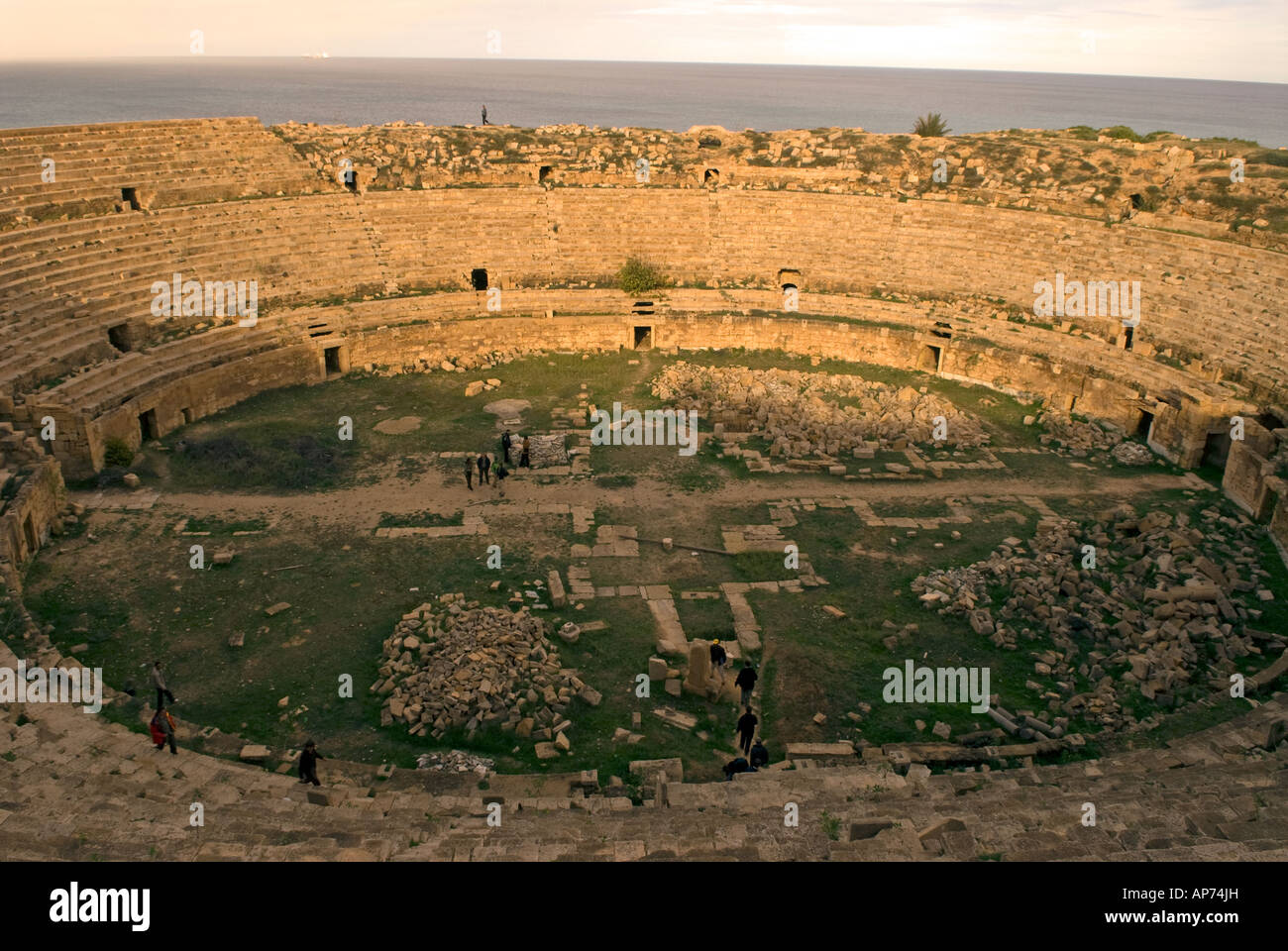 Roman ampitheatre hi-res stock photography and images - Alamy