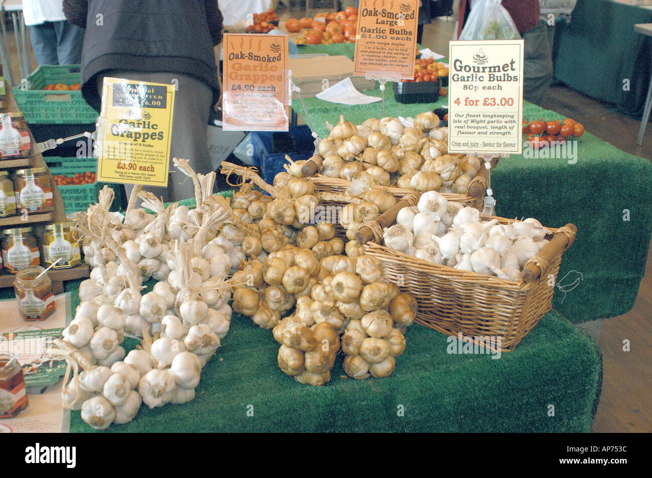 Garlic market stand hi-res stock photography and images - Alamy