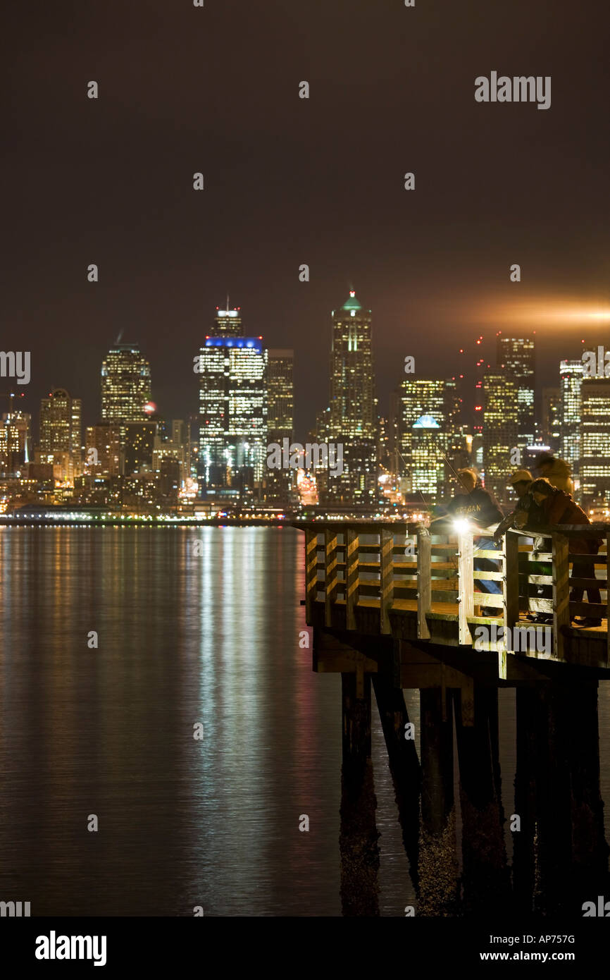 Seattle Skyline Elliott Bay Night High Resolution Stock Photography and ...
