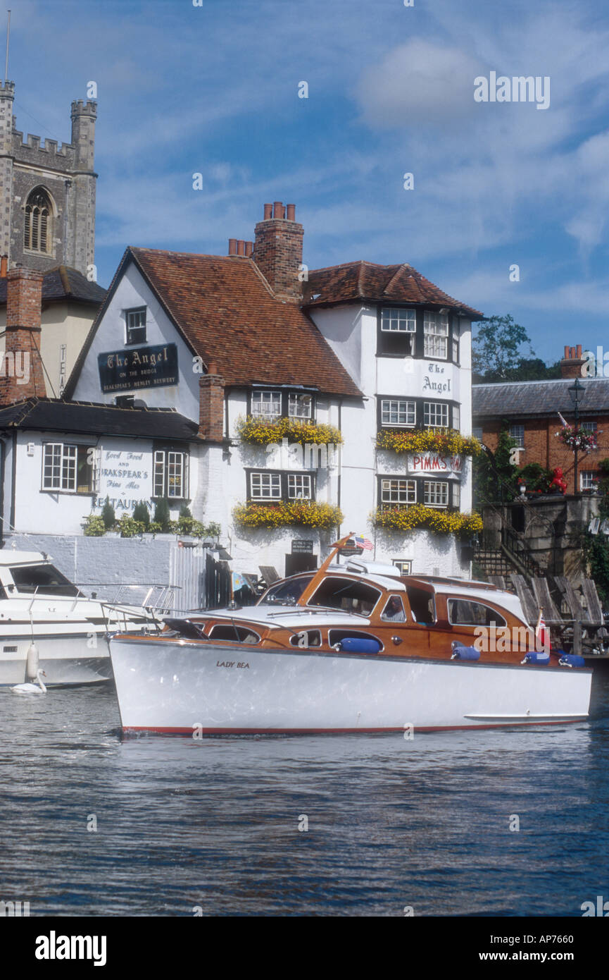 The 1960 Bates Starcraft motor cruiser Lady Bea on the River Thames at ...