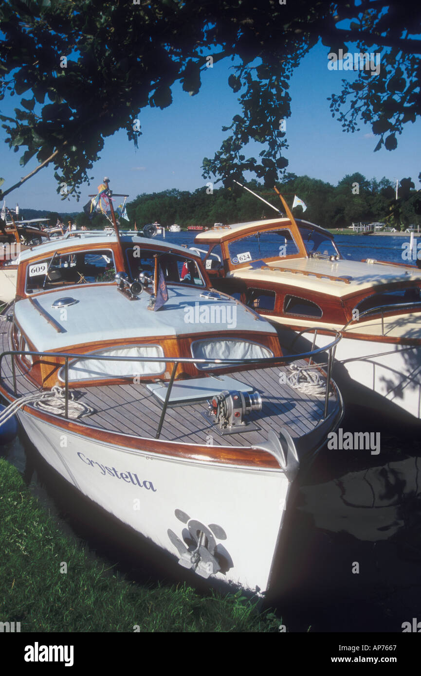 Bates Starcraft motor cruisers at the Thames Traditional Boat Rally ...