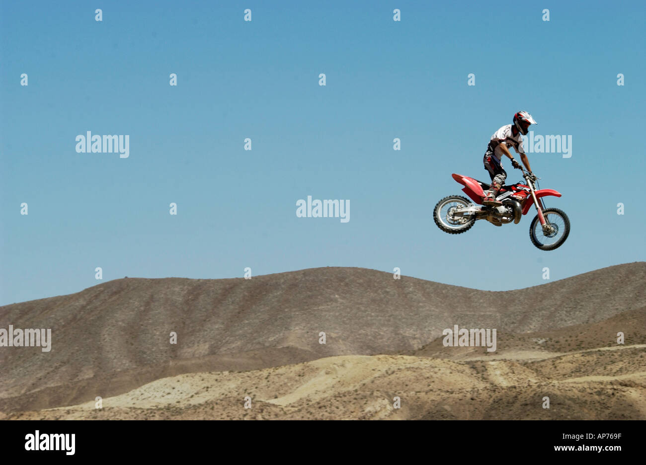 Motocross riders jumping off road hi-res stock photography and images ...