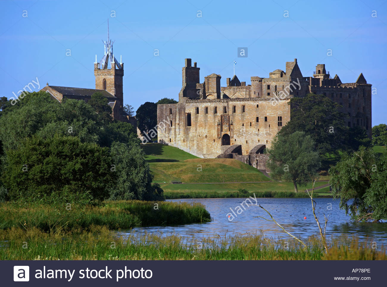 Linlithgow Palace and Linlithgow loch, Scotland Stock Photo - Alamy