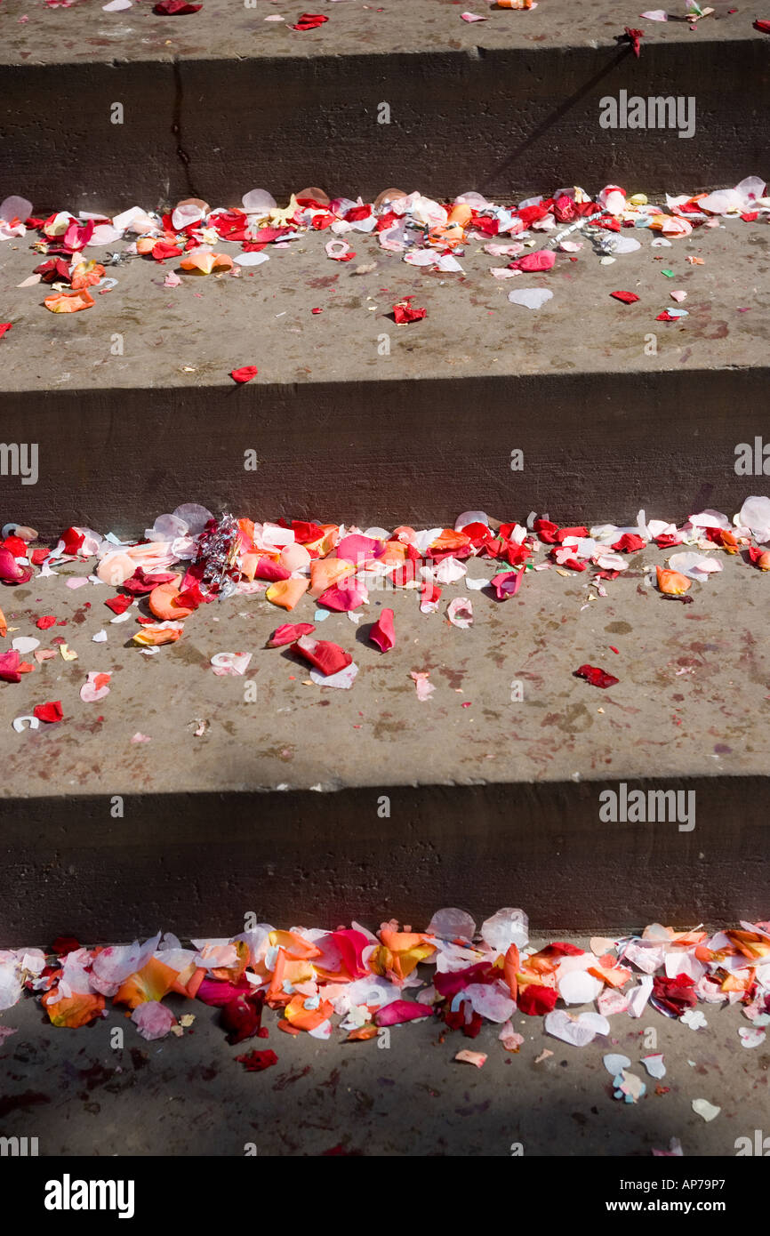 City hall confetti hi-res stock photography and images - Alamy