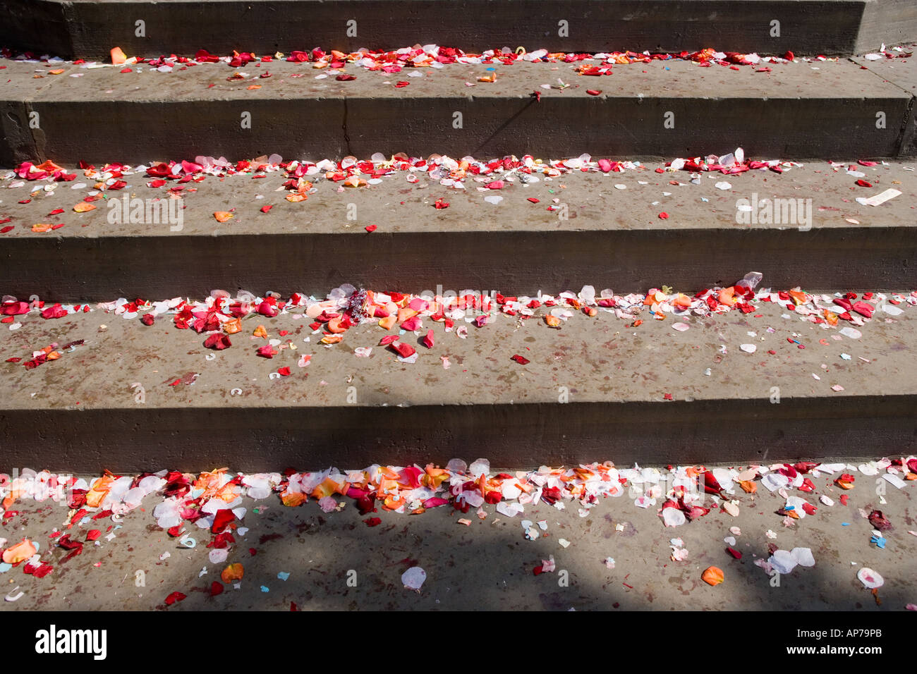 City hall confetti hi-res stock photography and images - Alamy