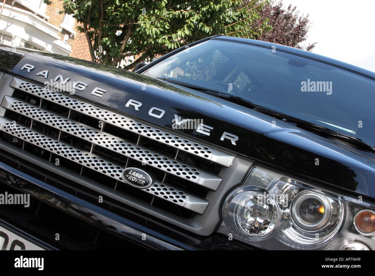 4x4 Range Rover in London Stock Photo - Alamy