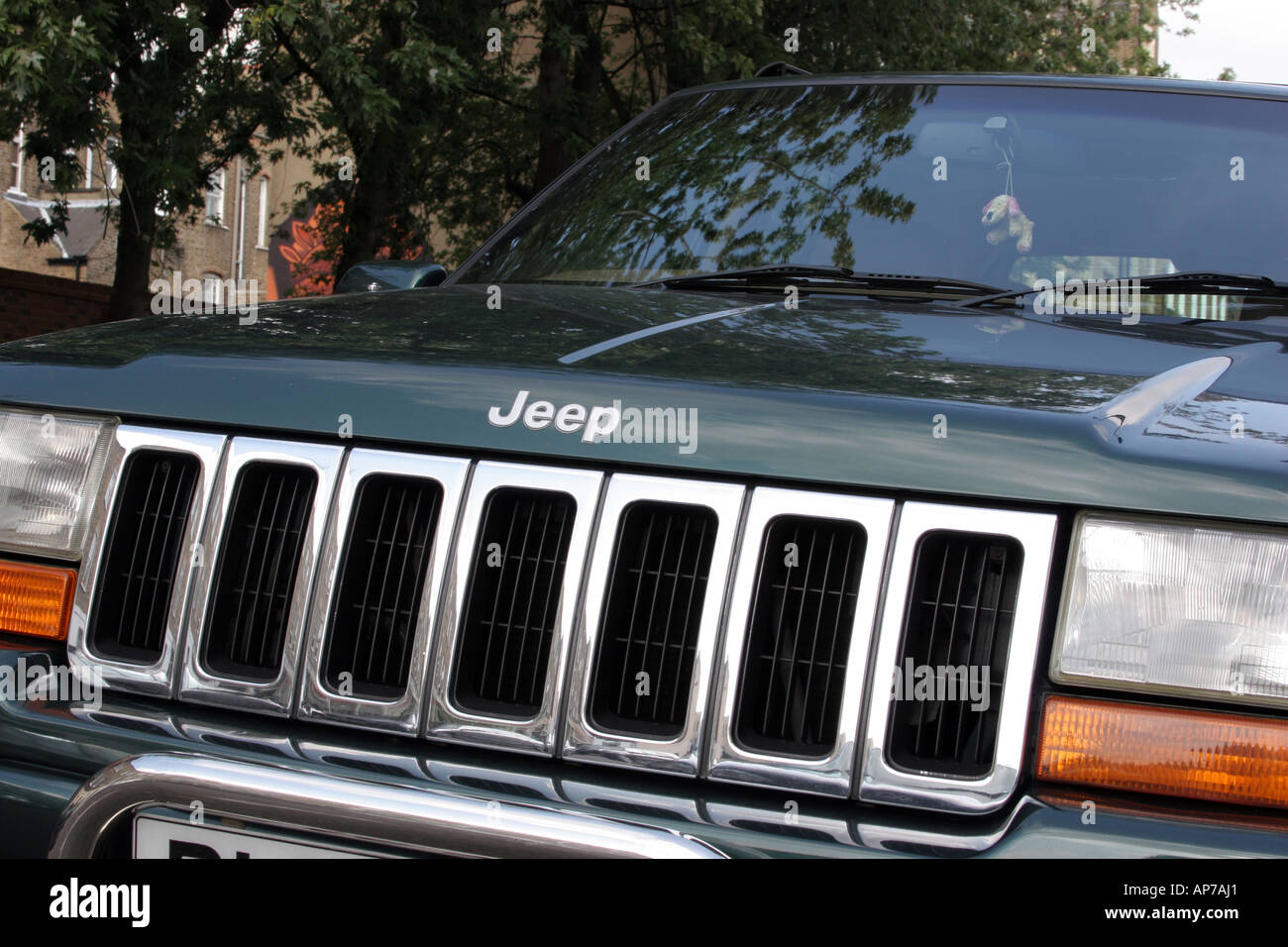 Front of a 4x4 Jeep in London Stock Photo - Alamy