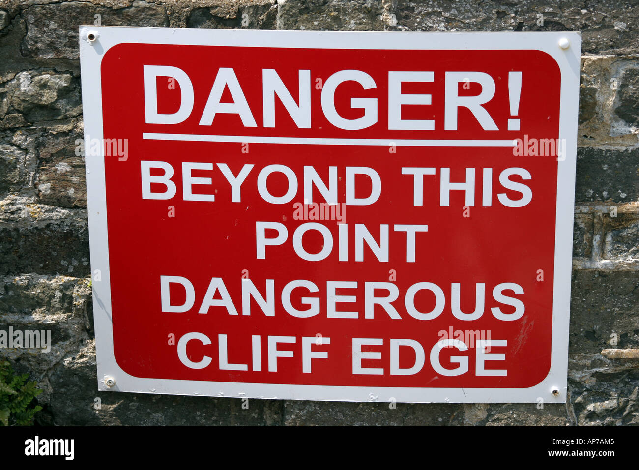 Danger edge quay warning sign hi-res stock photography and images - Alamy