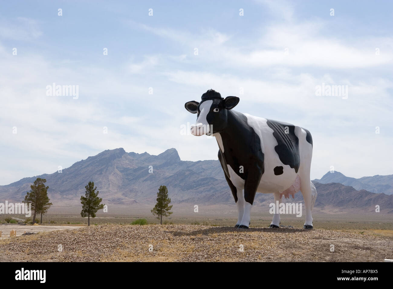 Giant cow artificial hi-res stock photography and images - Alamy