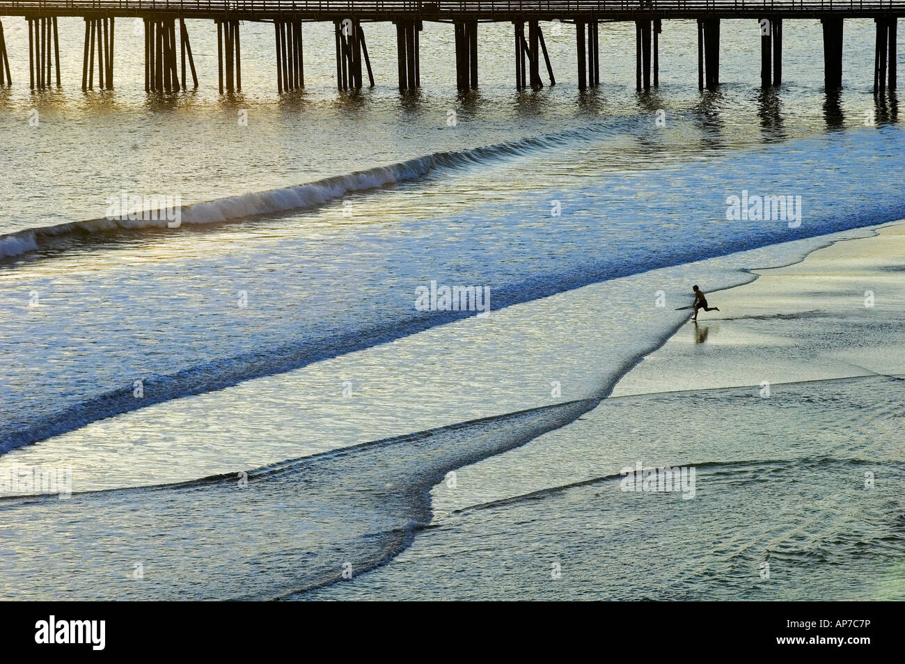 Skimboarding hi-res stock photography and images - Alamy