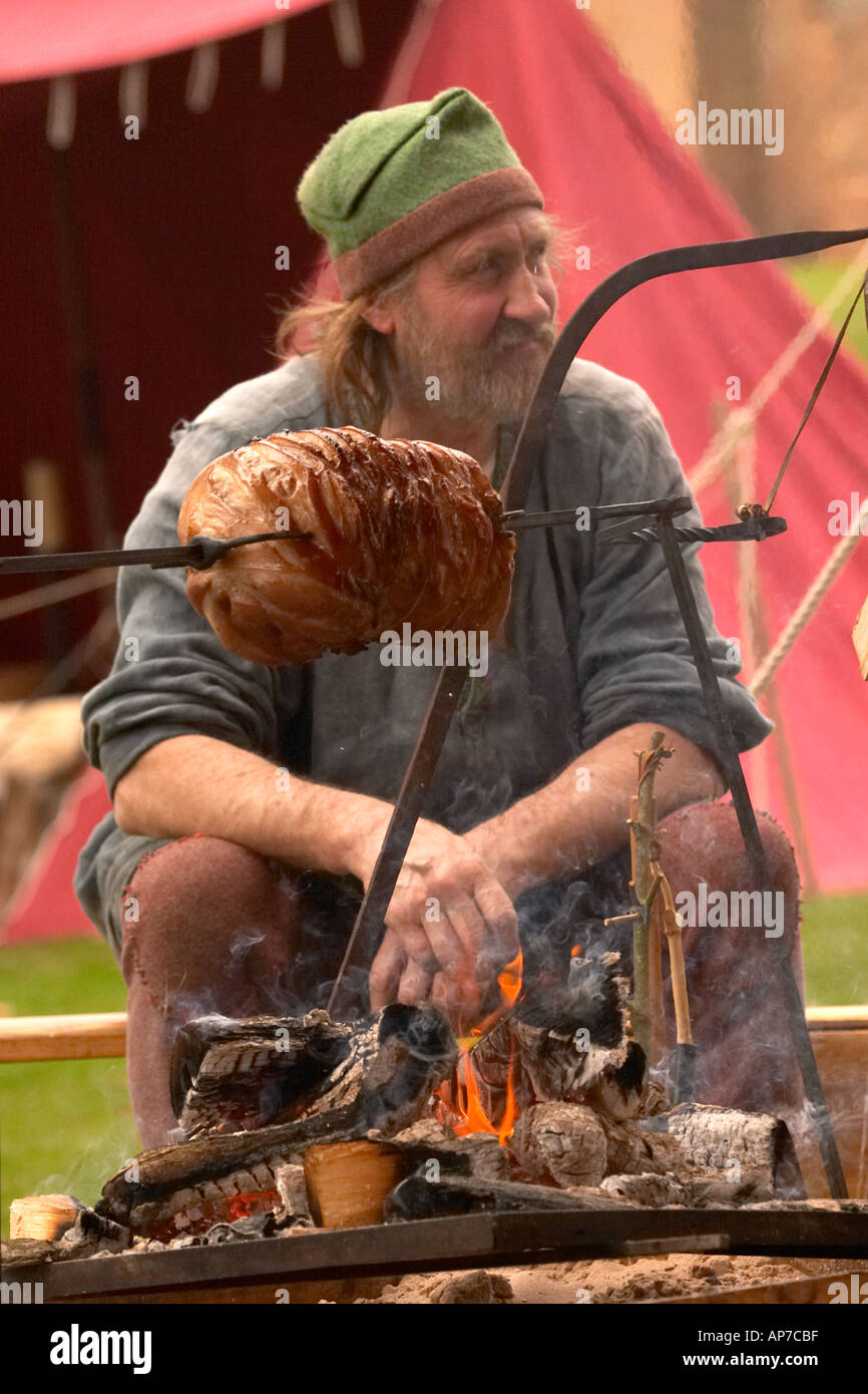 Hog roast over fire hi-res stock photography and images - Alamy