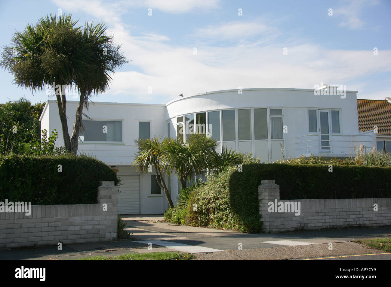 Art deco house frinton on sea hi-res stock photography and images - Alamy