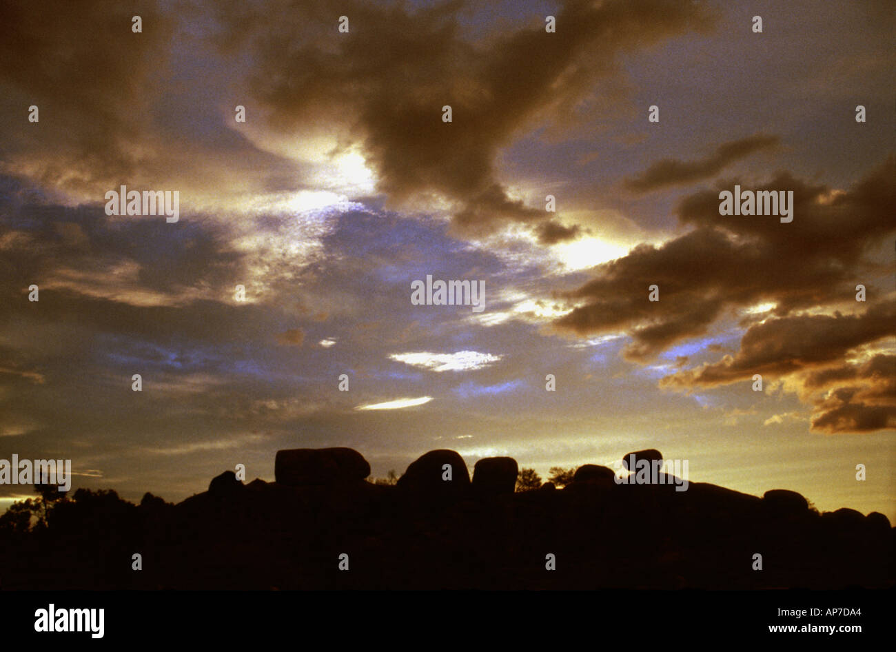 Devils marbles silhouette hi-res stock photography and images - Alamy