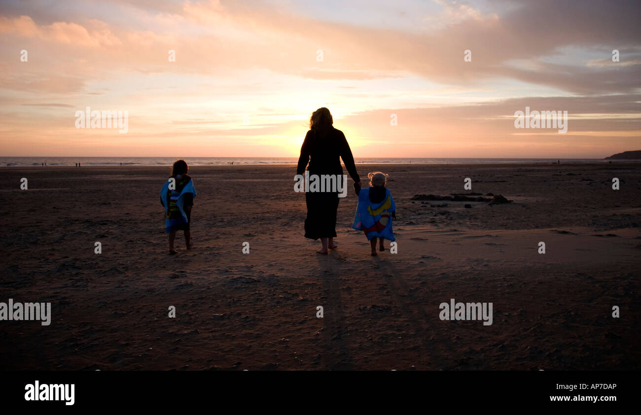 Walking Towards The Sunset High Resolution Stock Photography and Images ...