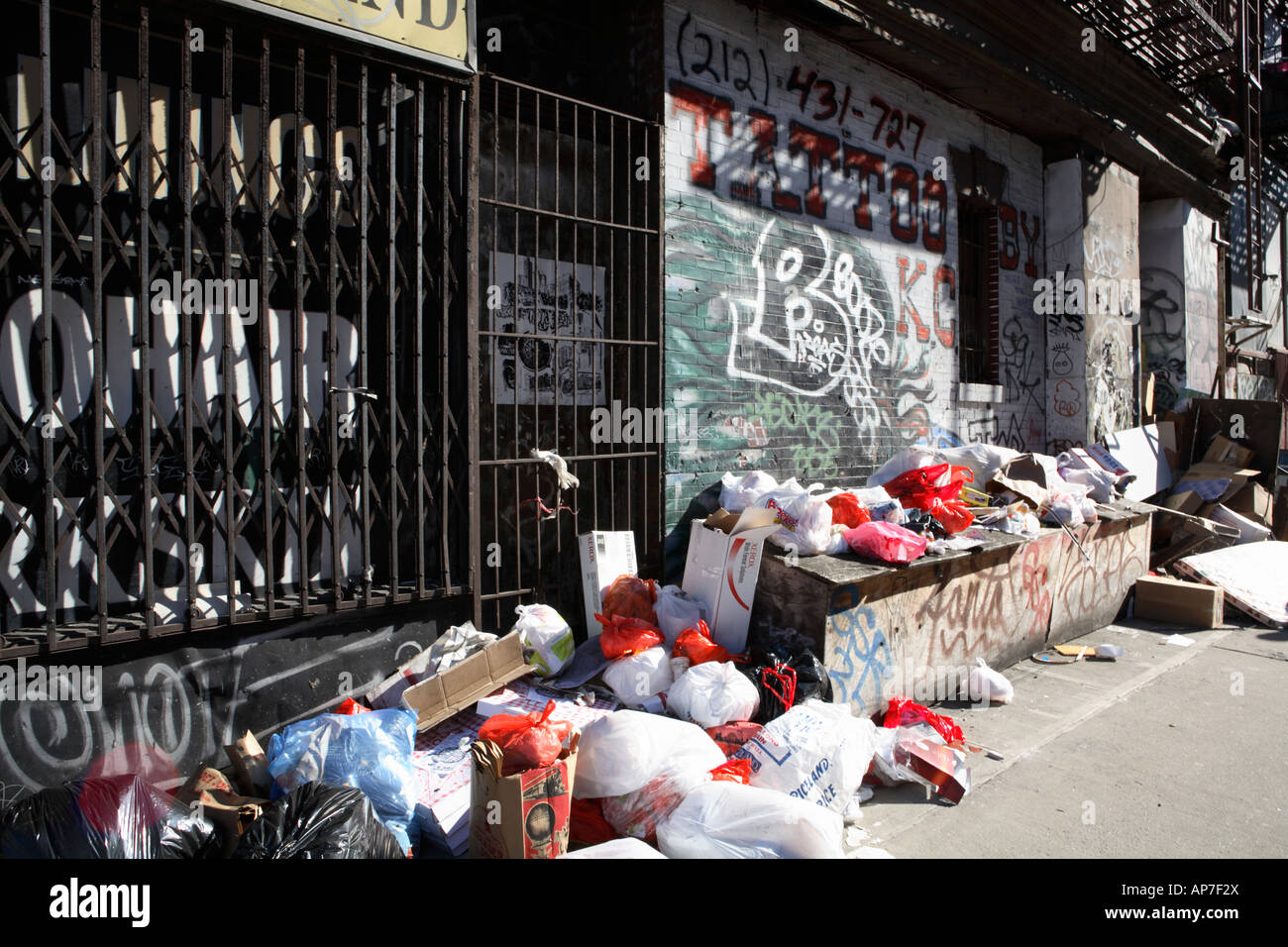 Curbside Waste High Resolution Stock Photography and Images - Alamy