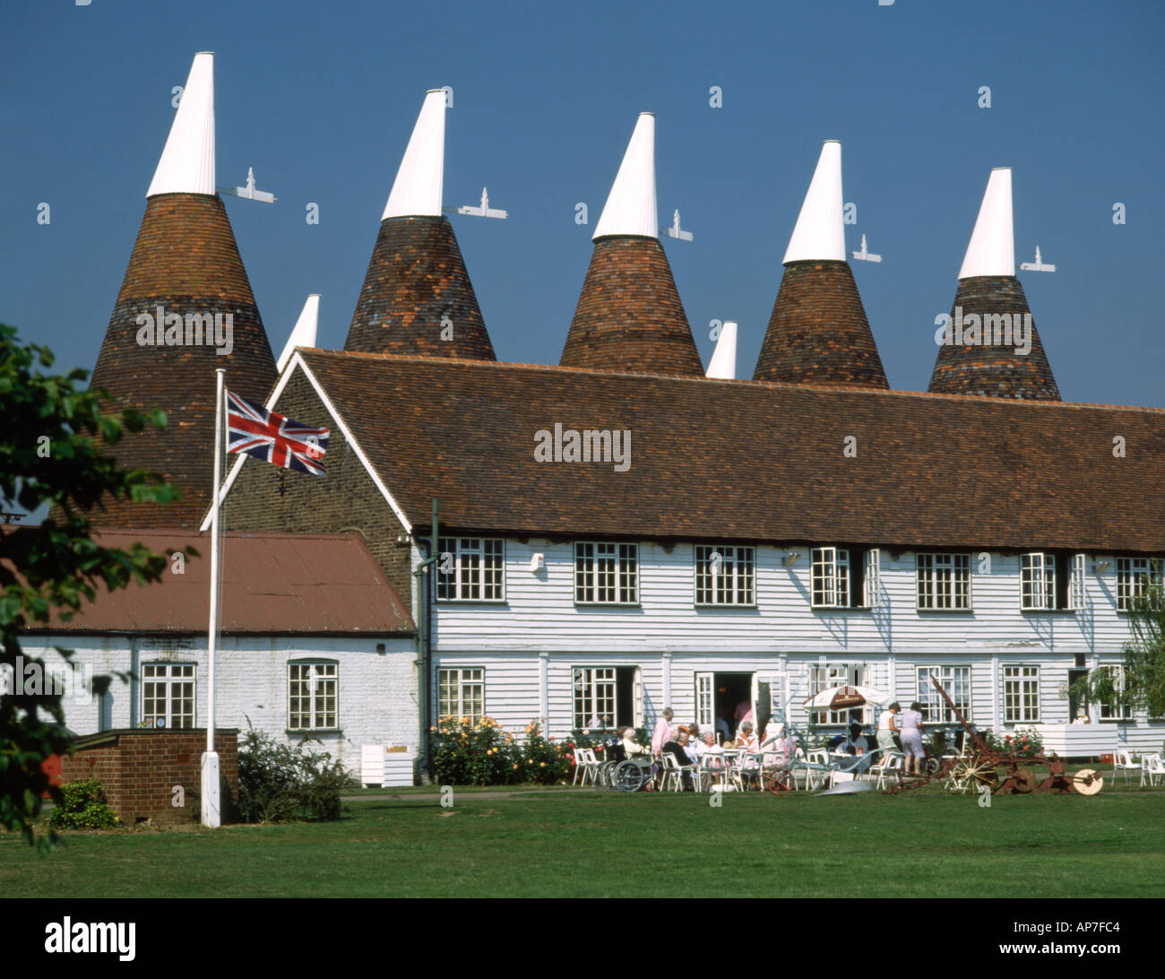 England Tonbridge Whitbread hop farm Stock Photo - Alamy