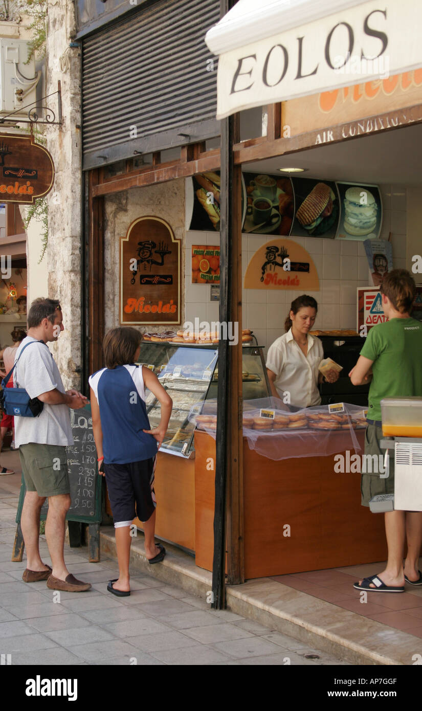 A BAKER'S SHOP IN CHANIA. CRETE. GREEK ISLAND. EUROPE Stock Photo - Alamy