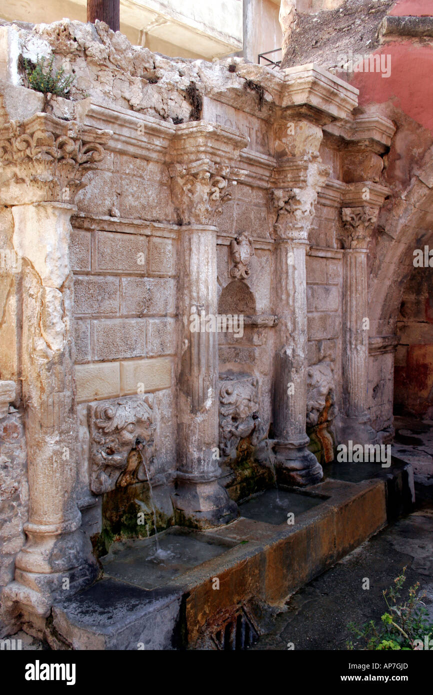 THE RIMONDI FOUNTAIN IN THE OLD TOWN OF RETHYMNON. CRETE. GREEK ISLAND ...