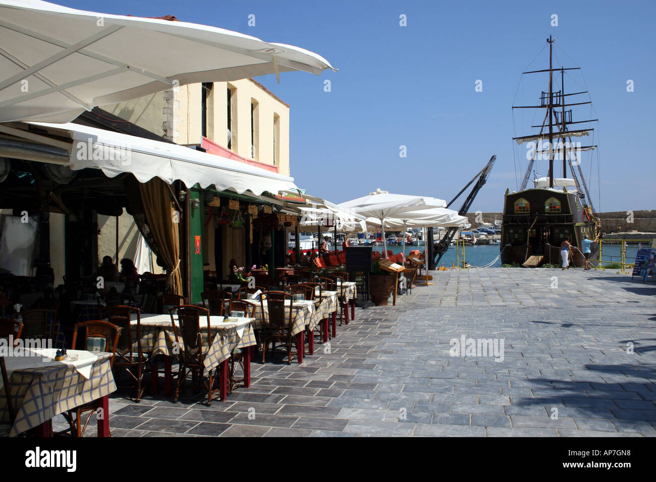 THE HARBOUR AREA IN THE OLD TOWN OF RETHYMNON. CRETE. GREEK ISLAND ...