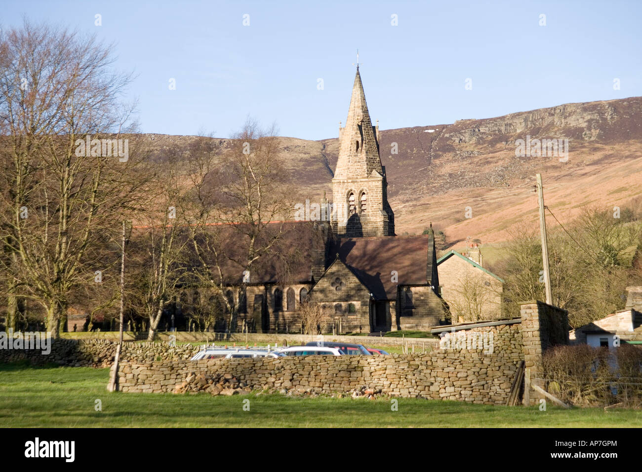 Edale village church with Kinder Scout behind, Derbyshire, England ...