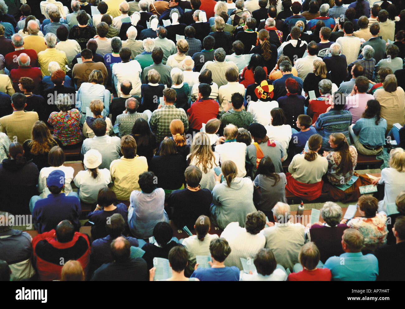 Crowded sitting spectator watching hi-res stock photography and images ...