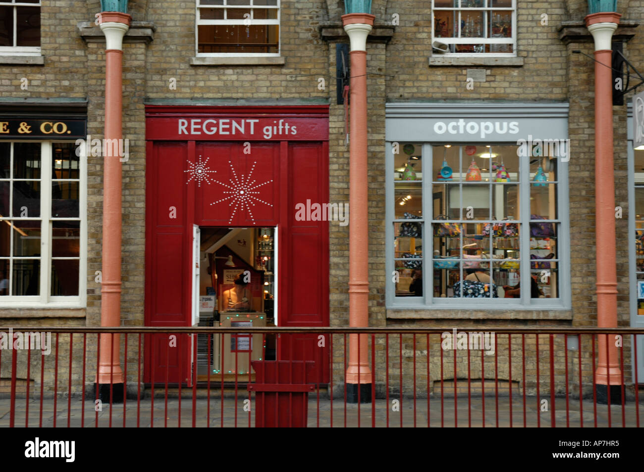 Covent garden piazza detail hi-res stock photography and images - Alamy