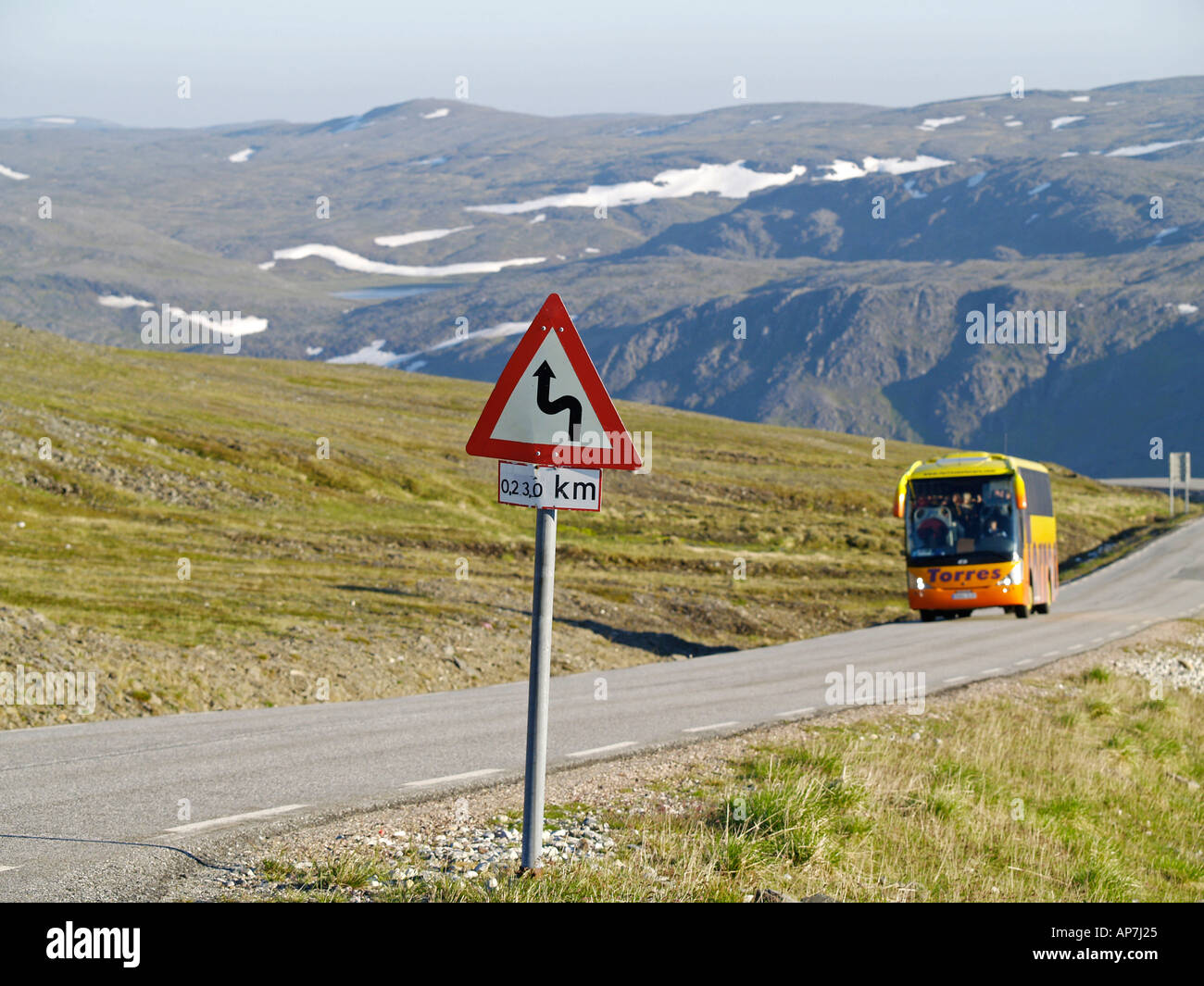 Coach on bend hi-res stock photography and images - Alamy