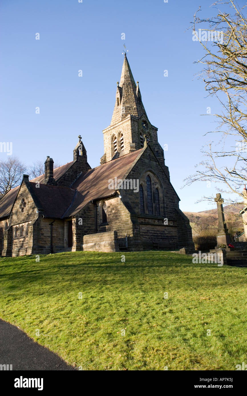 Edale village church with Kinder Scout behind, Derbyshire, England ...