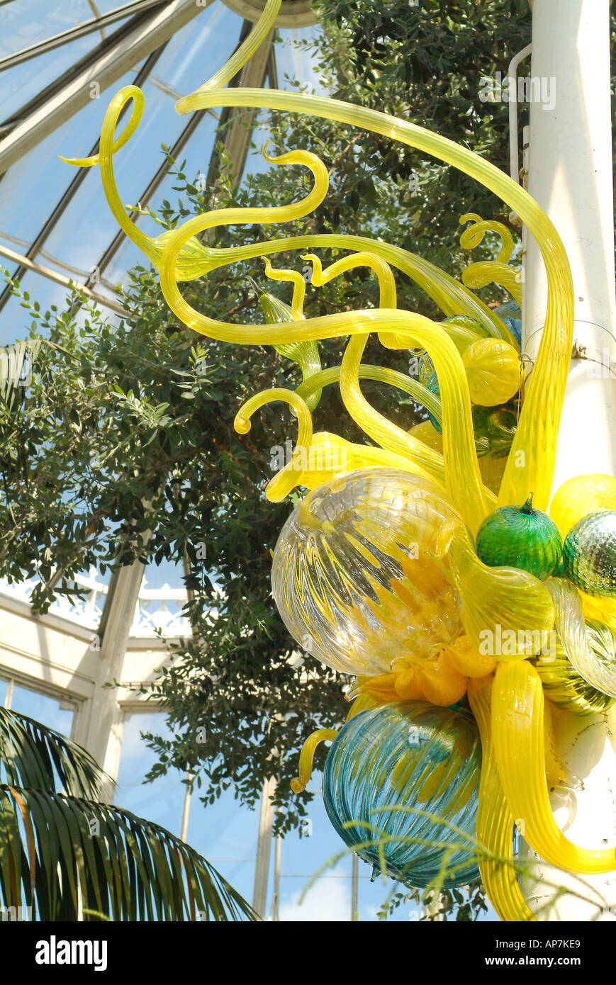 Exhibits at the Dale Chihuly exhibition at Kew gardens in London Stock ...