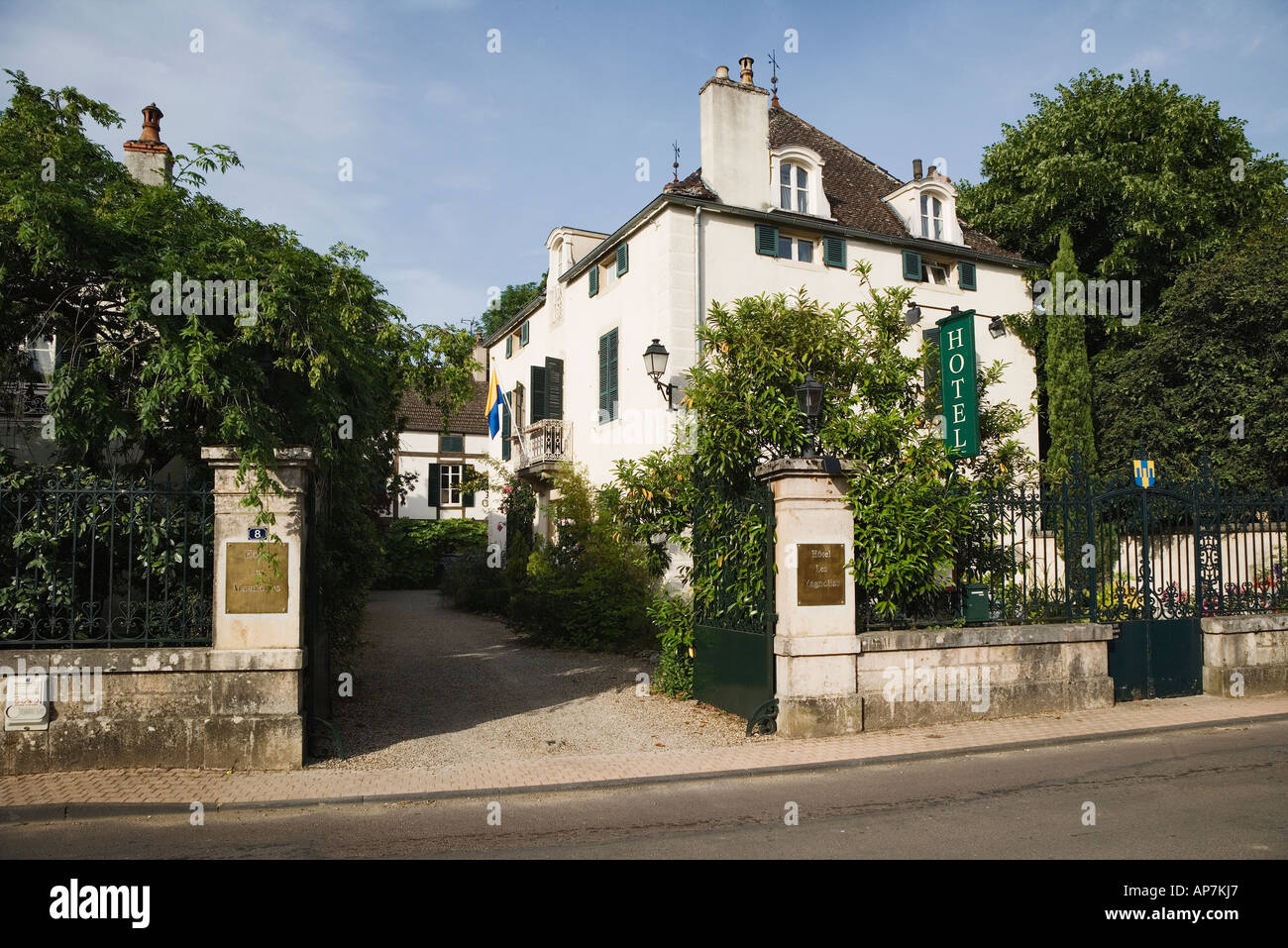 SMALL COUNTRY HOTEL GUEST HOUSE MERSAULT BURGUNDY WINE REGION FRANCE ...