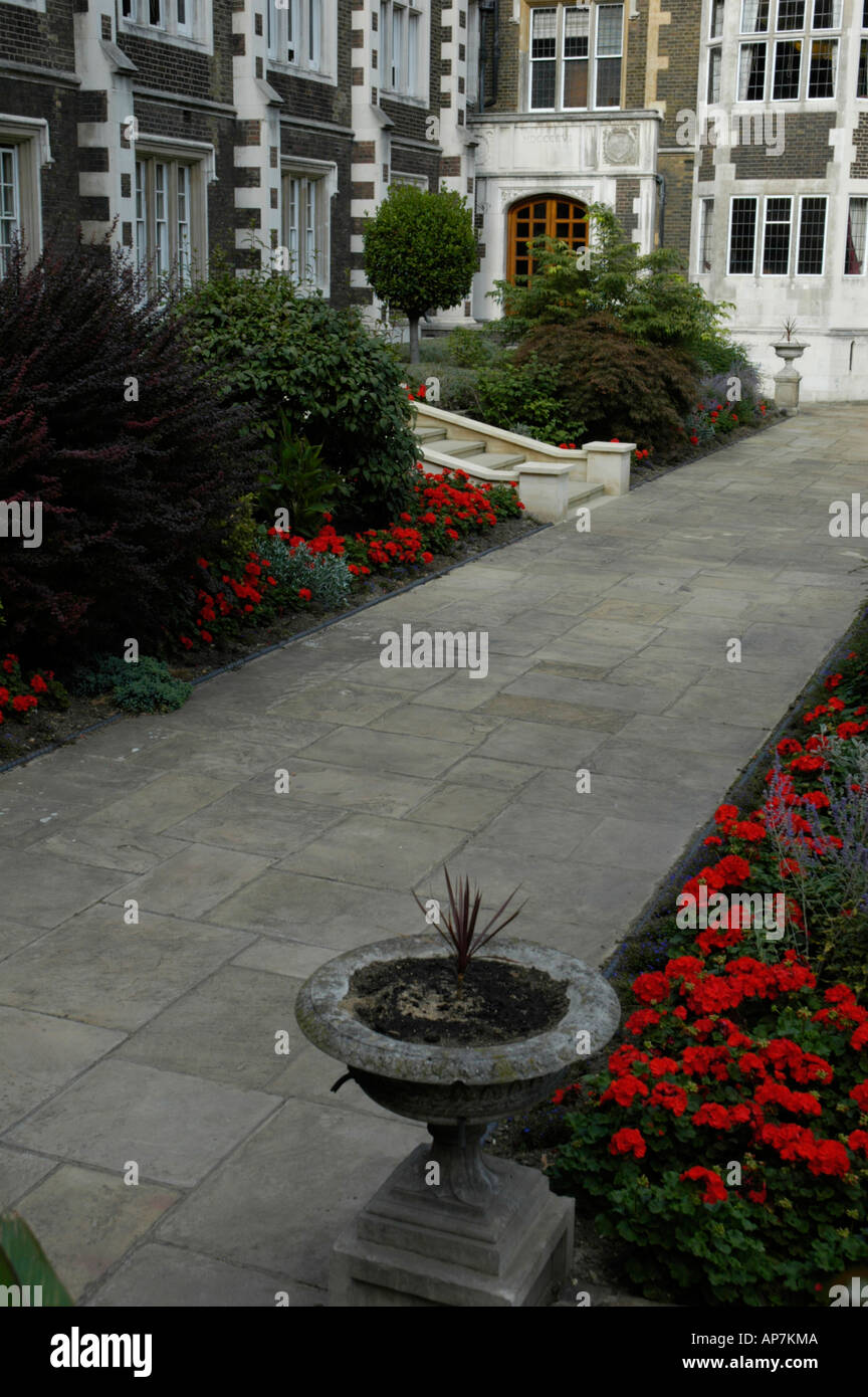 Middle temple garden london hi-res stock photography and images - Alamy