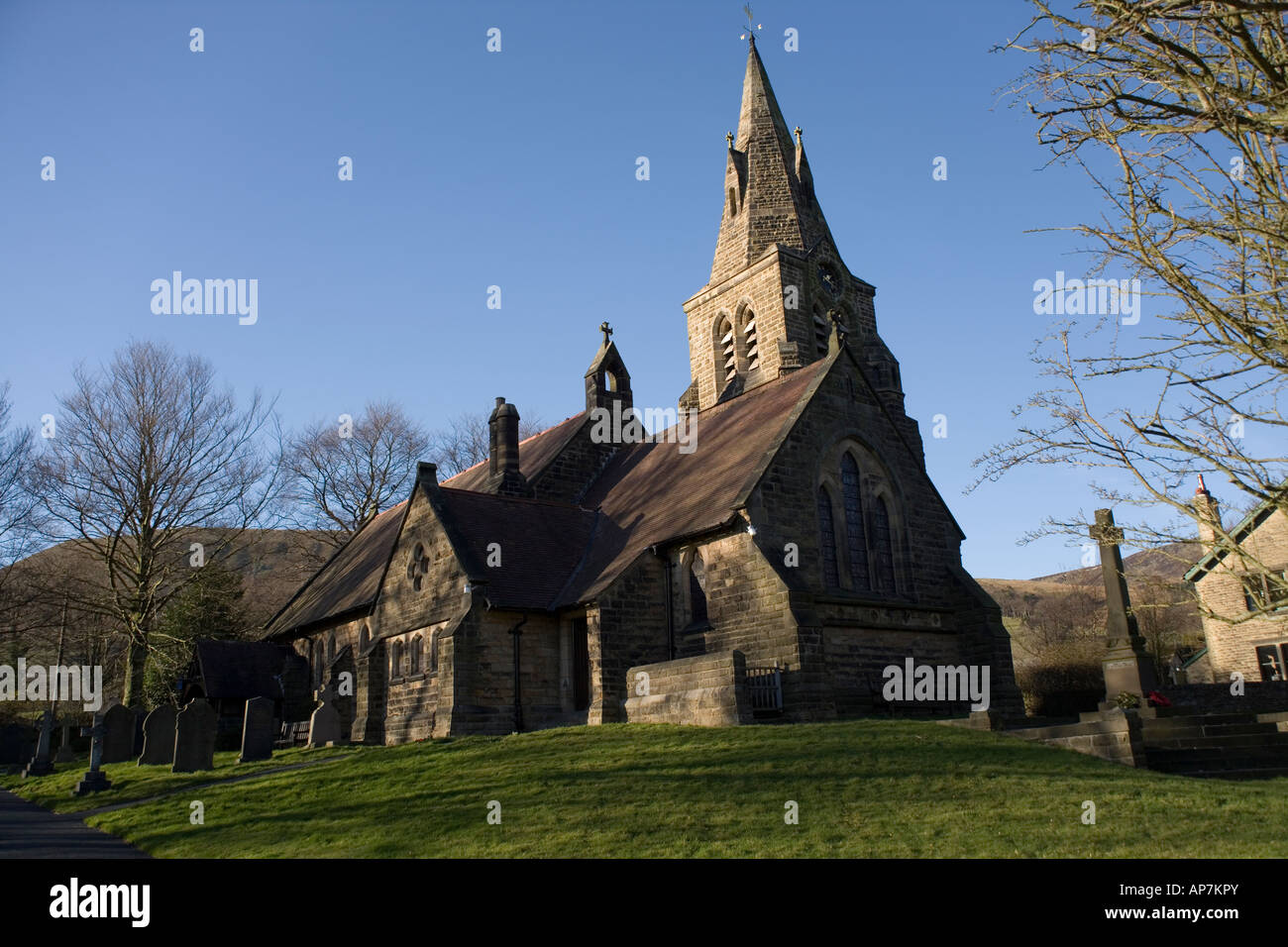 Edale village church with Kinder Scout behind, Derbyshire, England ...
