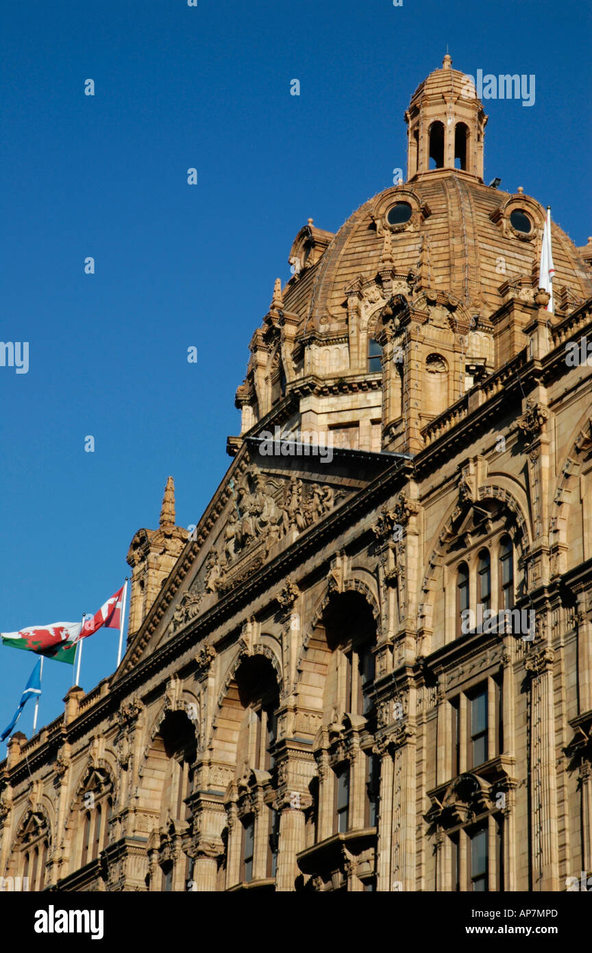 Harrods department store close up hi-res stock photography and images ...