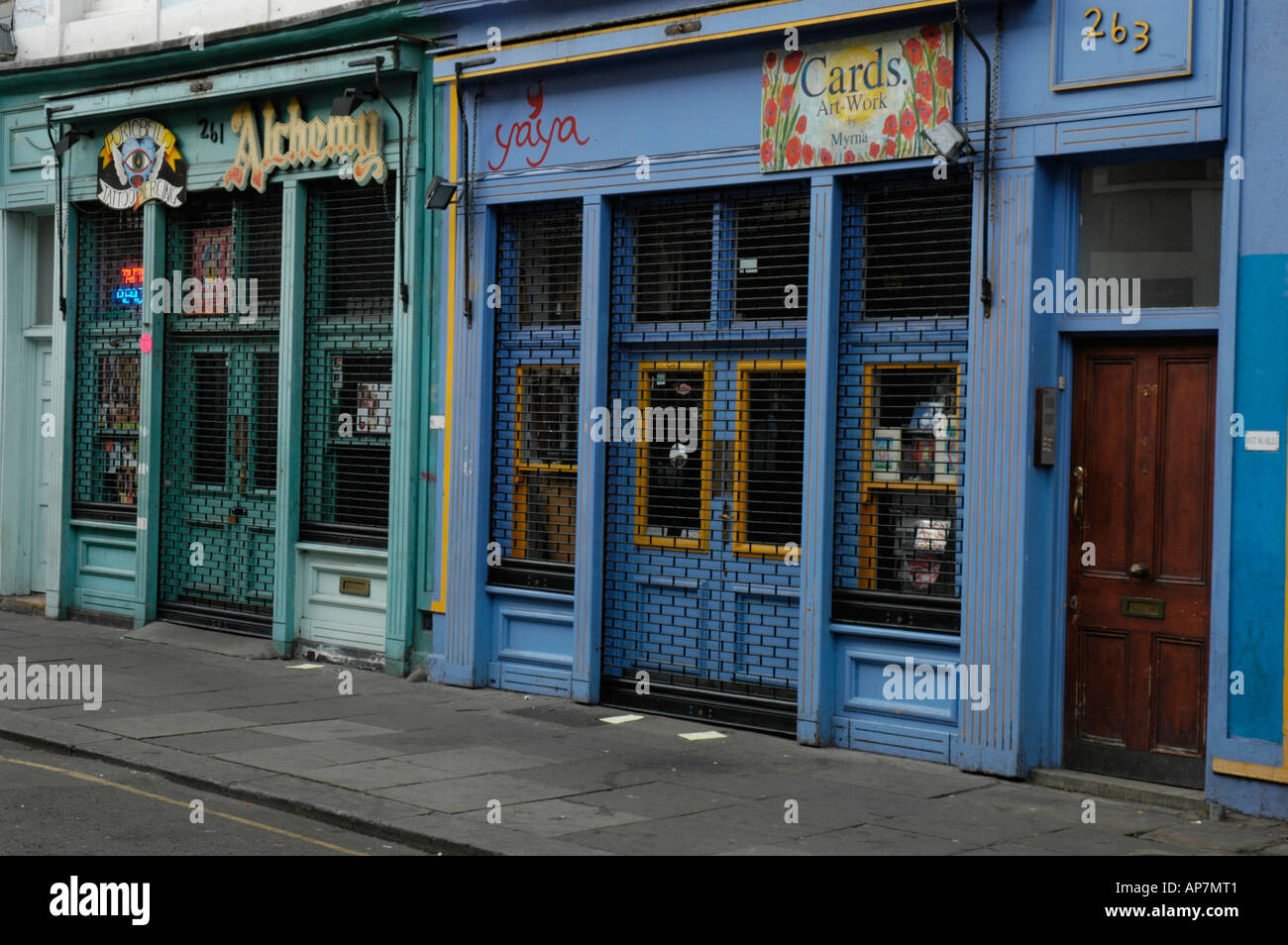 London shop fronts hi-res stock photography and images - Alamy