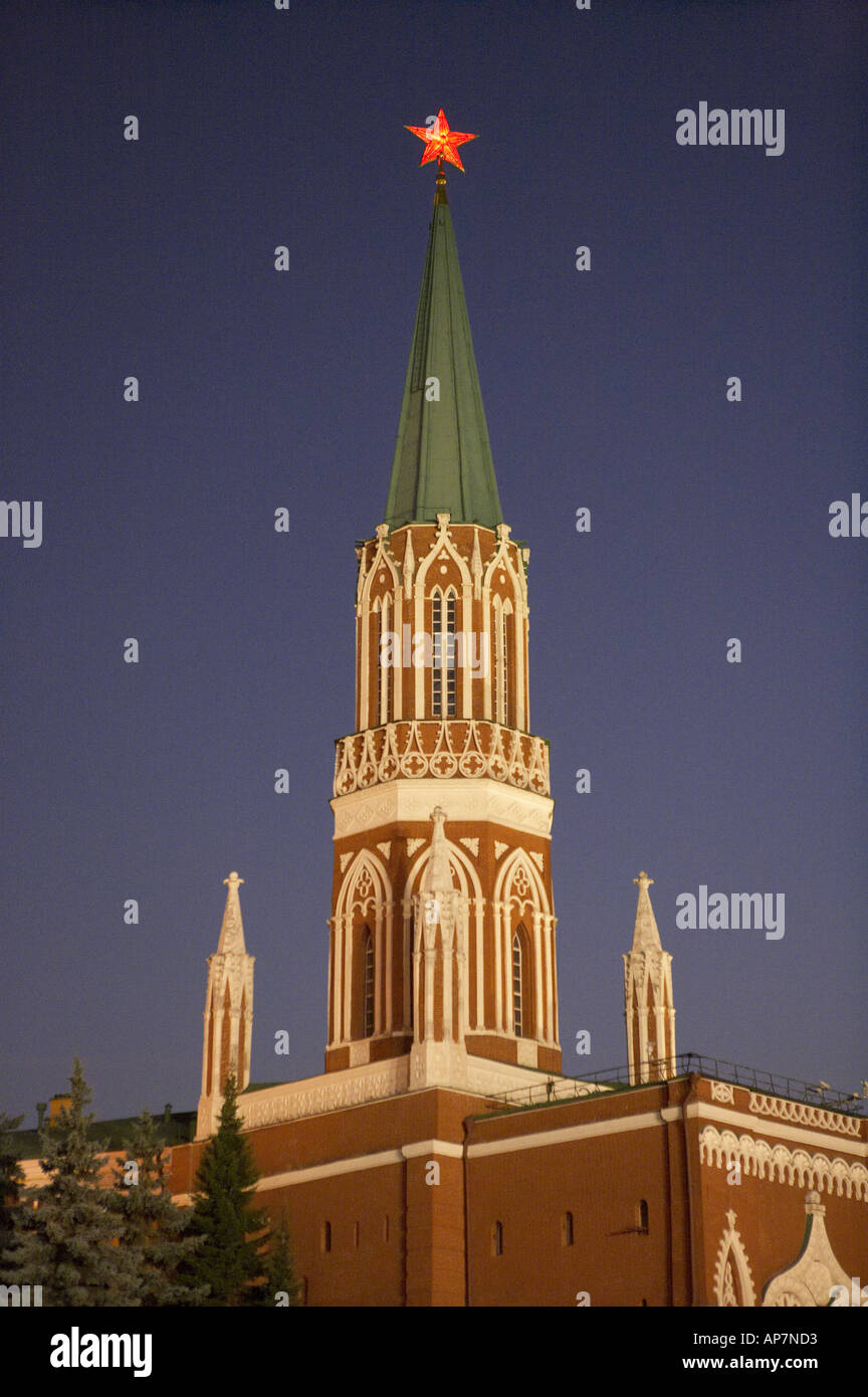 SAINT NICHOLAS TOWER KREMLIN RED SQUARE TWILIGHT MOSCOW RUSSIA Stock ...