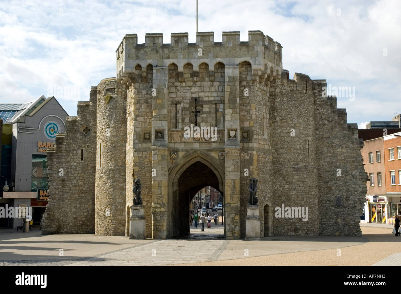 The stone parapets and rooms above the entrance to medieval Southampton ...