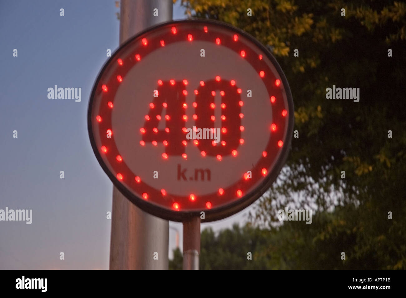 40 km hour road sign hi-res stock photography and images - Alamy