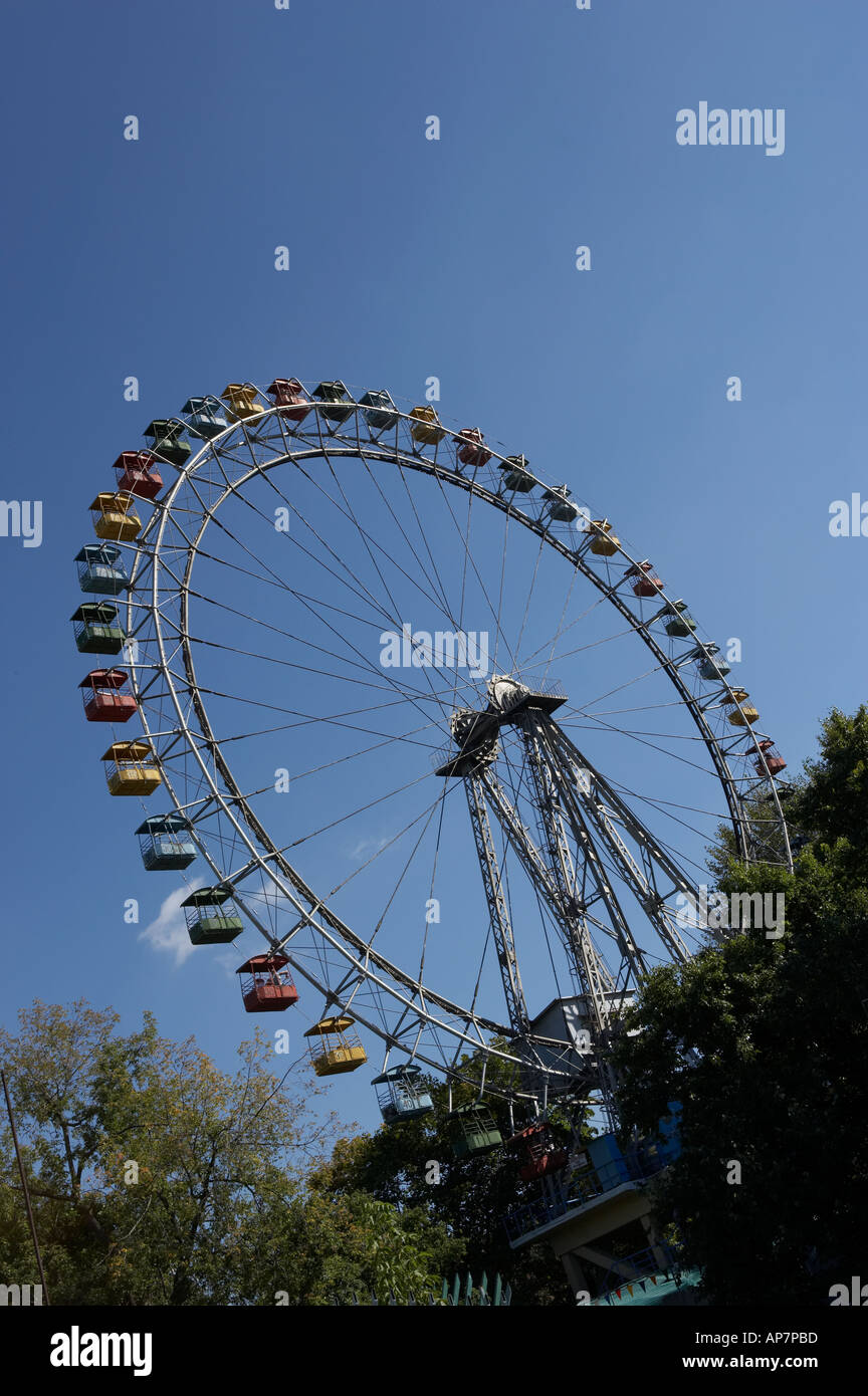 FERRIS WHEEL GORKY PARK MOSCOW RUSSIA Stock Photo - Alamy