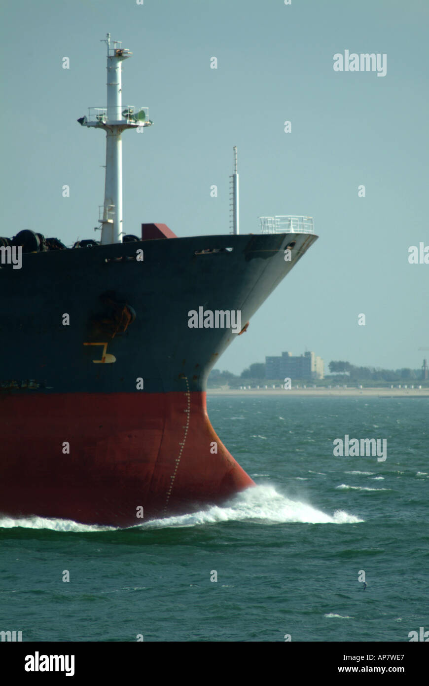Bow wave hi-res stock photography and images - Alamy