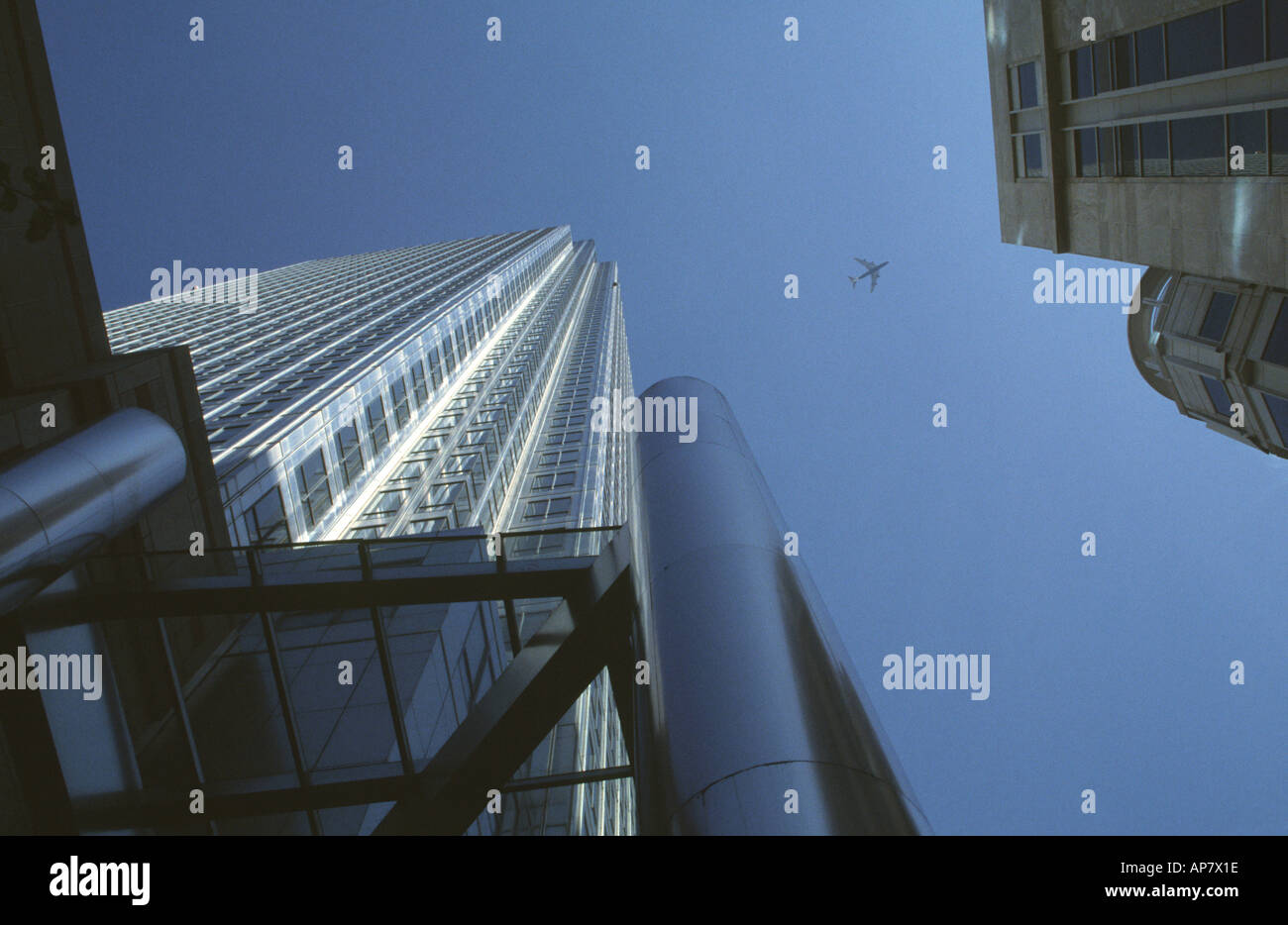 One Canada Square Canary Wharf London England Stock Photo - Alamy