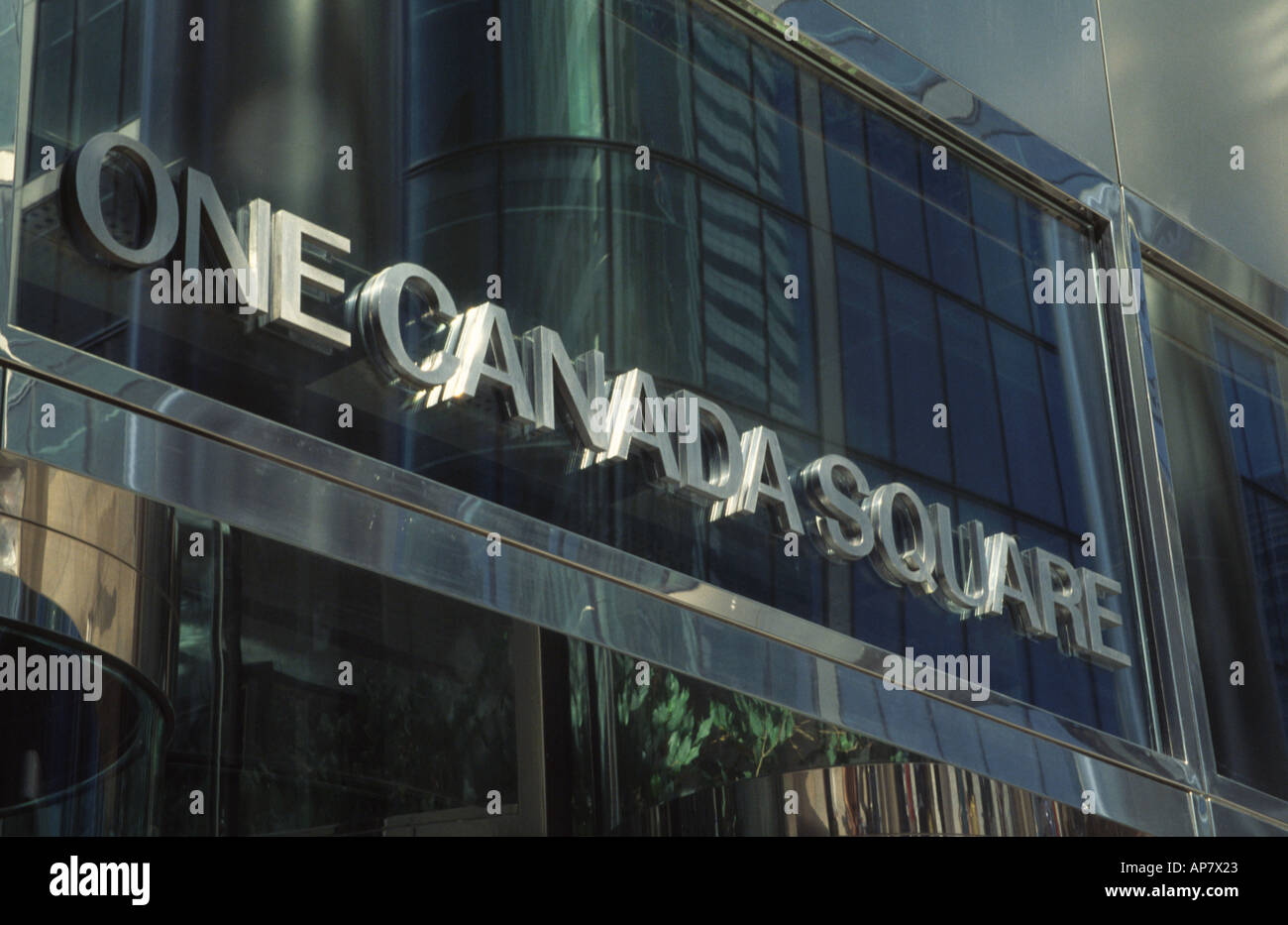 One Canada Square Canary Wharf London England Stock Photo - Alamy