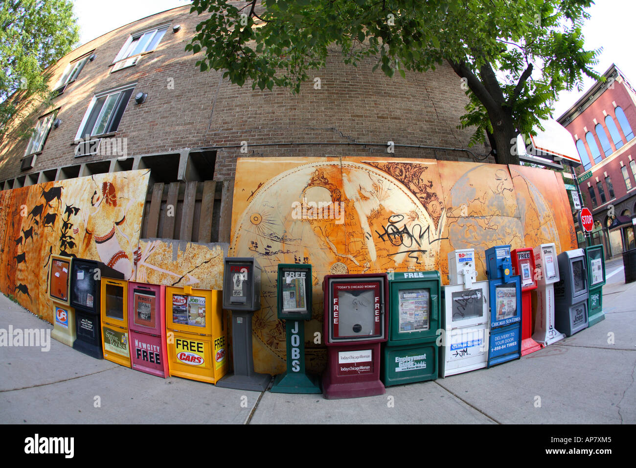 Free newspaper stands hi-res stock photography and images - Alamy