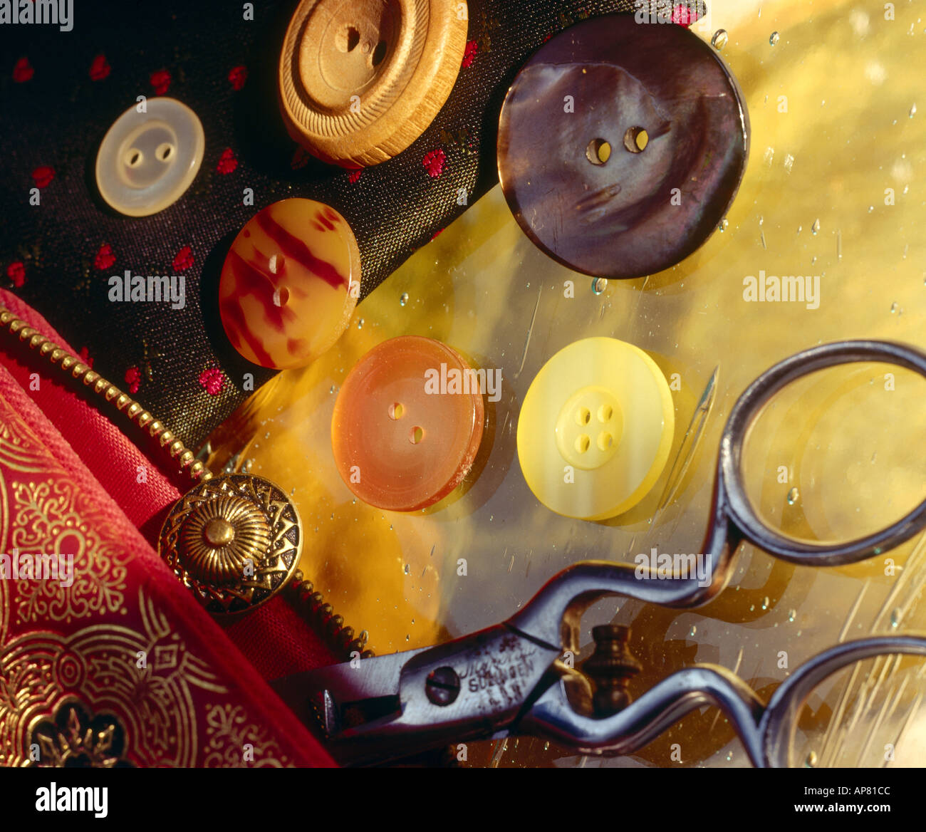 Pair of scissors hi-res stock photography and images - Alamy