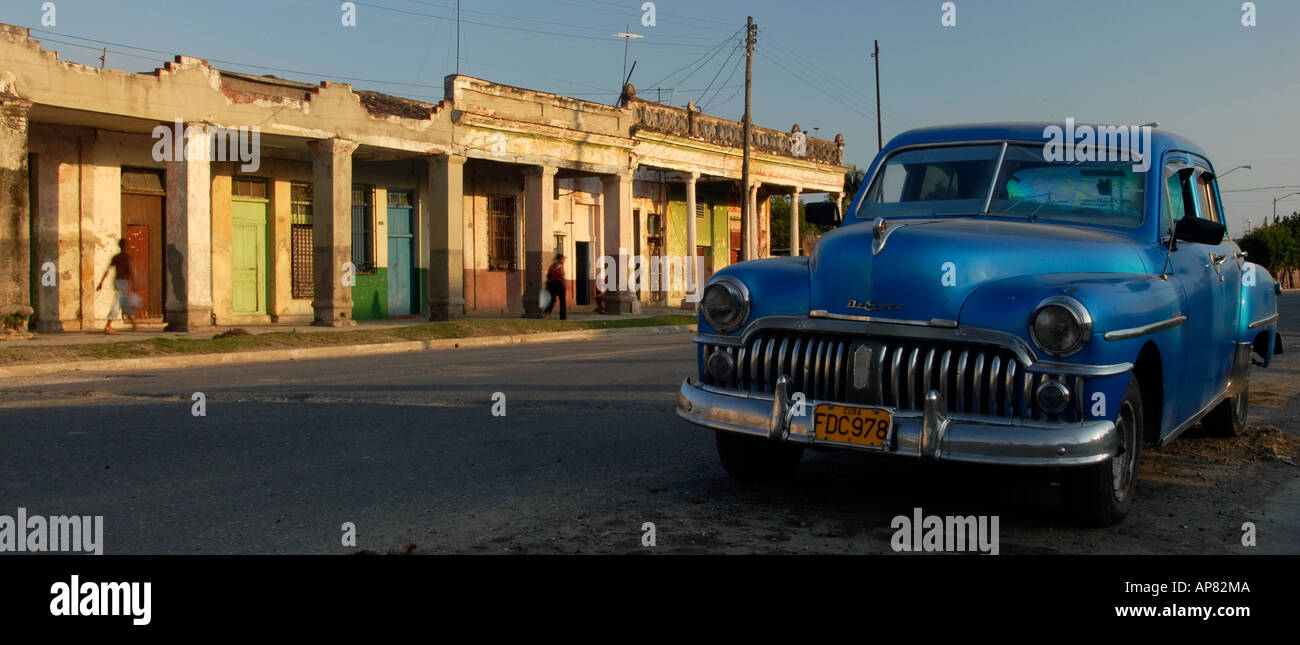 Vintage car street hi-res stock photography and images - Alamy