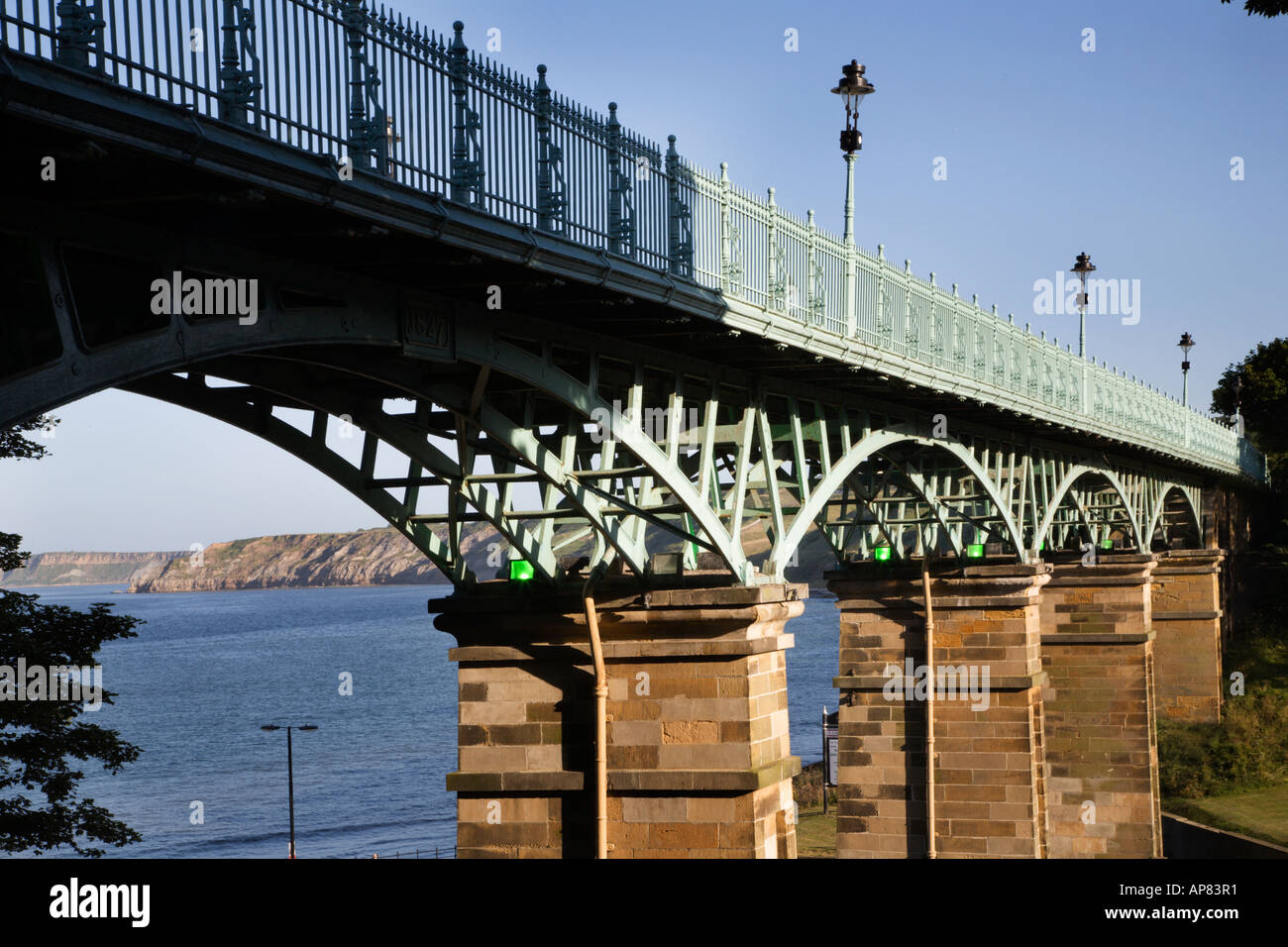 Scarborough valley bridge hi-res stock photography and images - Alamy
